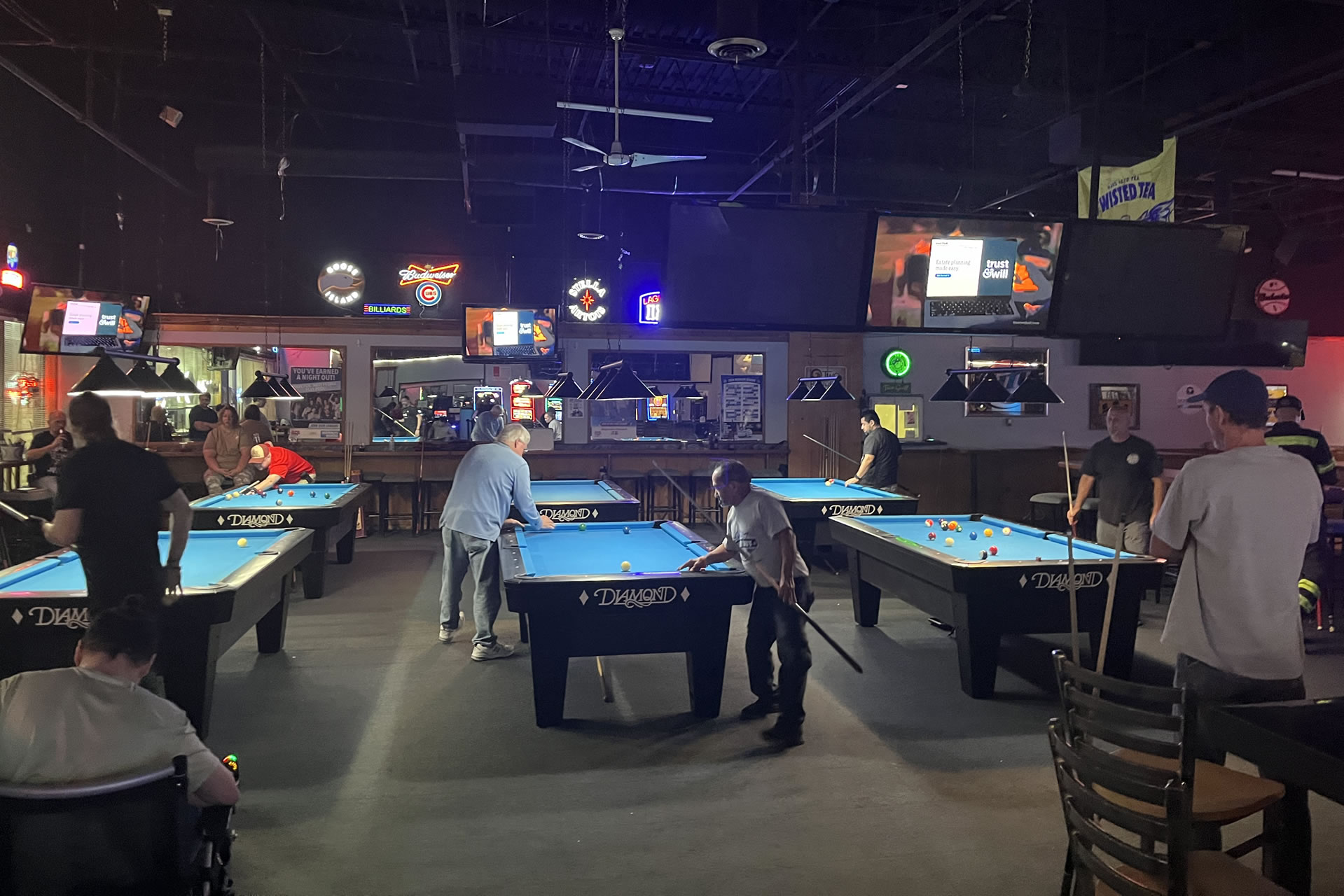 Q Bar| Warrenville – Q Bar Warrenville is a Large Billiards and Sports ...