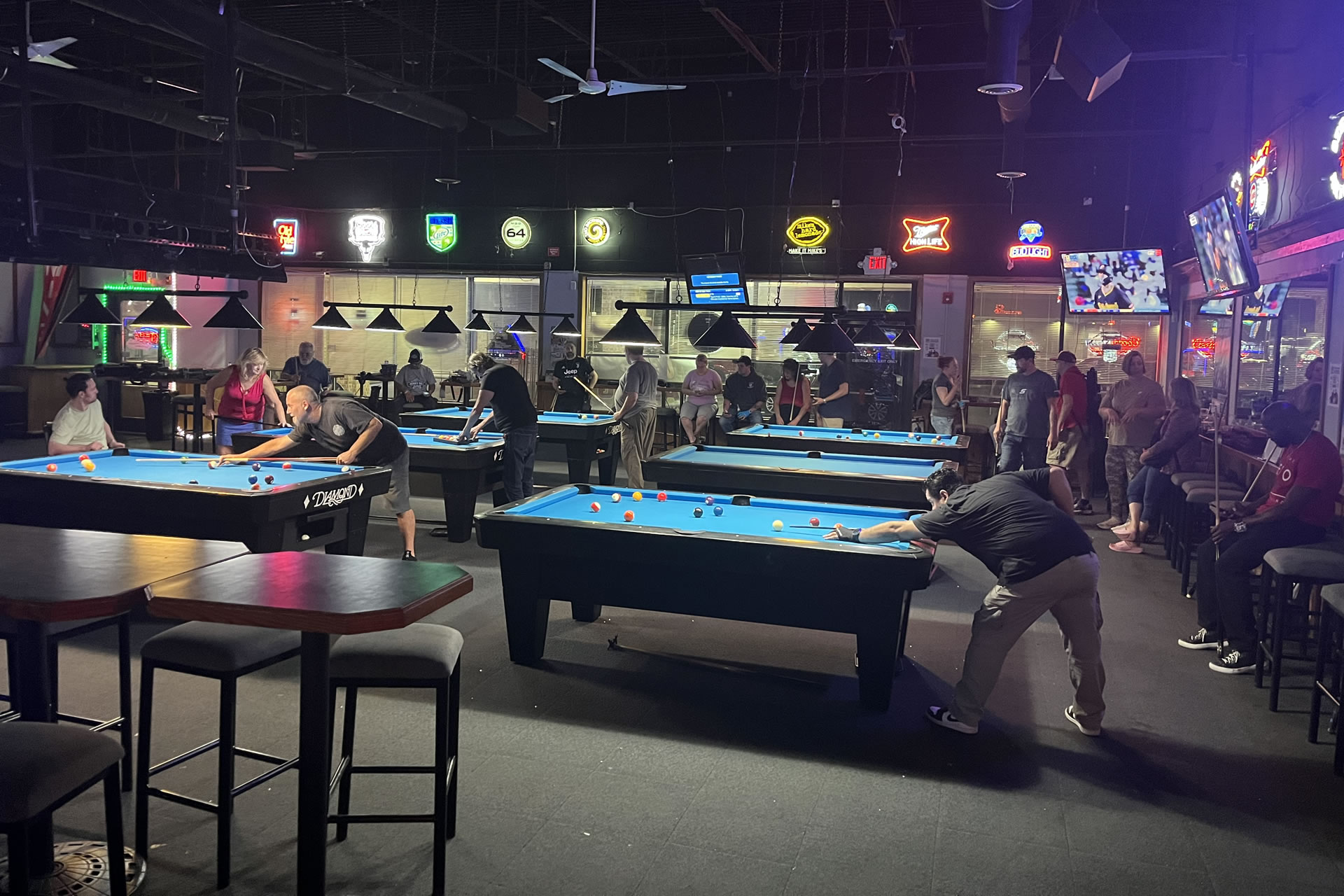 Q Bar| Warrenville – Q Bar Warrenville is a Large Billiards and Sports Bar located west of ...